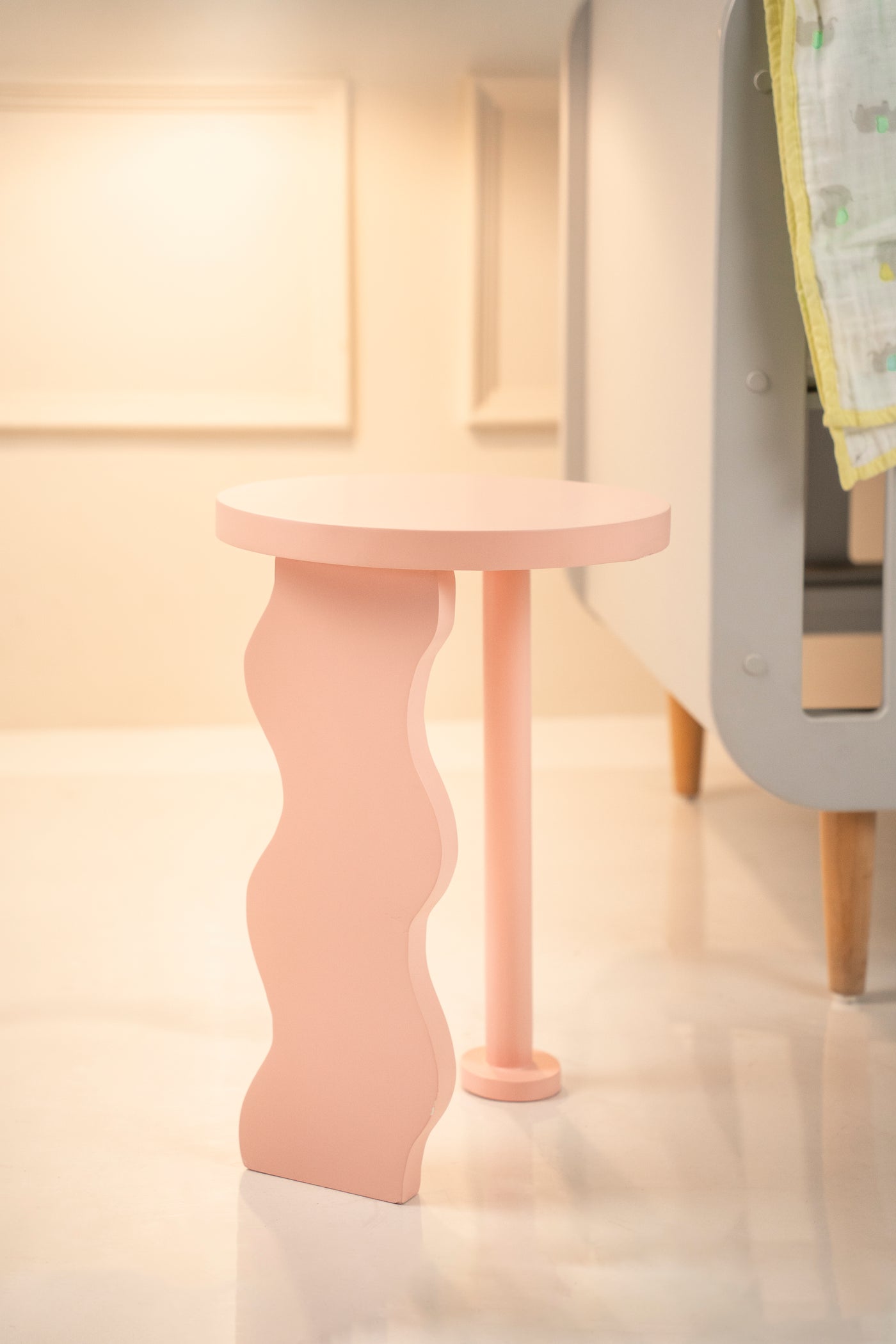 Wave Side Table — Waddle & Roo
